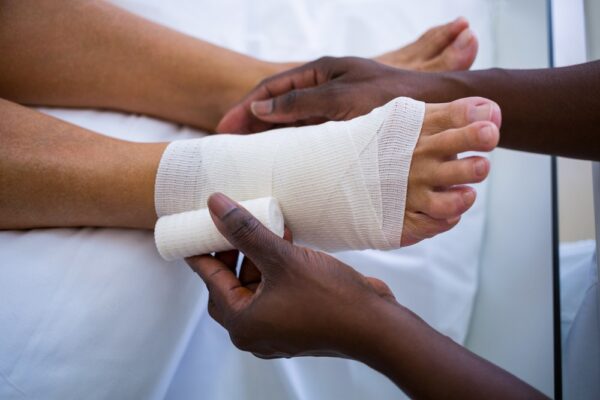 First Aid for Lacerations (Cuts): A Treatment Guide | CityHealth
